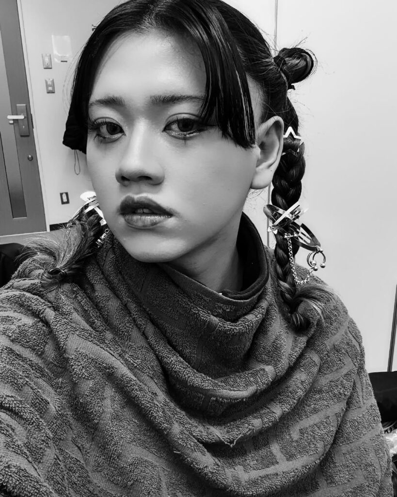 Chevonボーカル性別は？谷絹茉優の音楽と魅力解剖 - 情弱サラリーマン